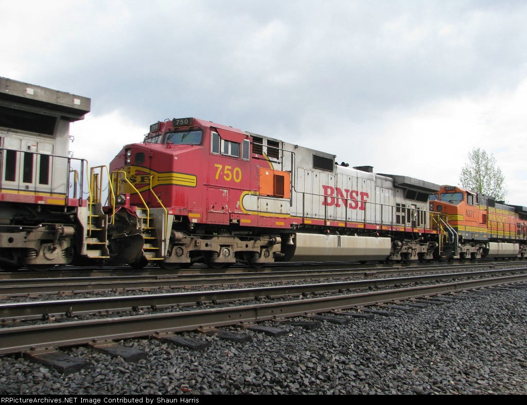BNSF750 D9-44CW